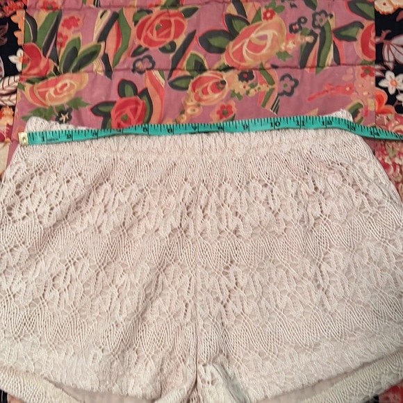 Pins & Needles | Shorts | Pins And Needles Stretchy Crochet Lace Shorts ...